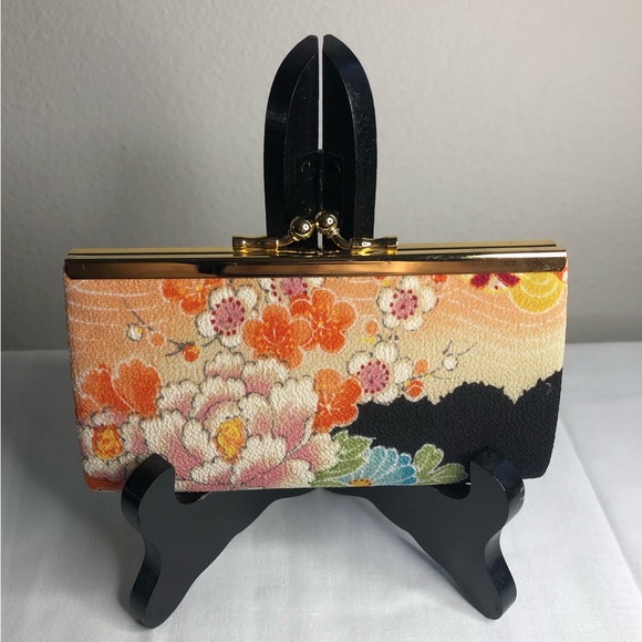 Bags | Vintage Floral Kiss Lock Coin Purse Clean 2 Compartment | Poshmark